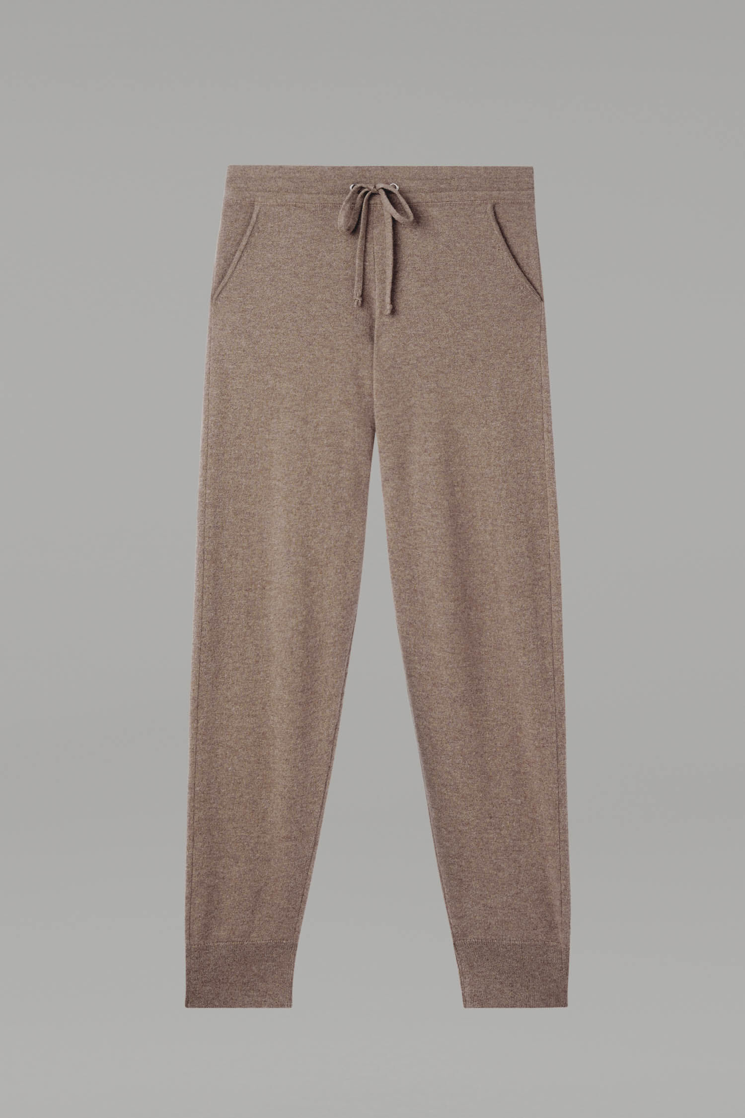 GoCashmere: Top-quality and timeless cashmere clothing designs.